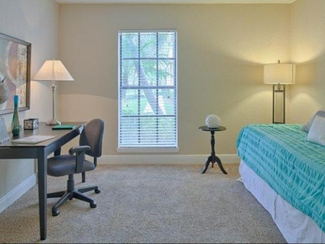 1 Br, 1 bath, Apartment 3101 Port Royale Blvd