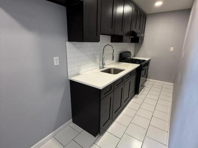 1 Br, 1 bath, Apartment 311 Clinton Avenue