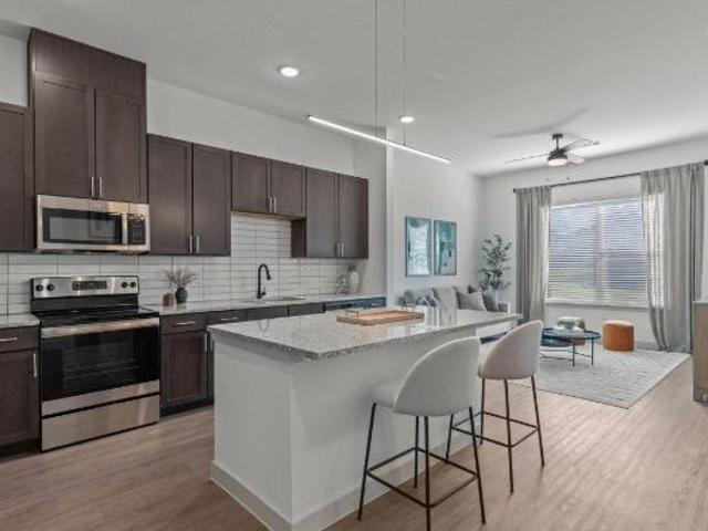 1 Br, 1 bath, Apartment 3120 E Park Row Dr