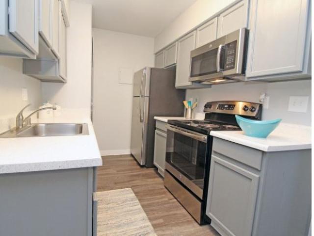 1 Br, 1 bath, Apartment 3130 Occidental Dr