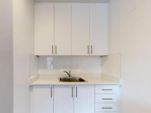 1 Br, 1 bath, Apartment 31 Clearview Heights