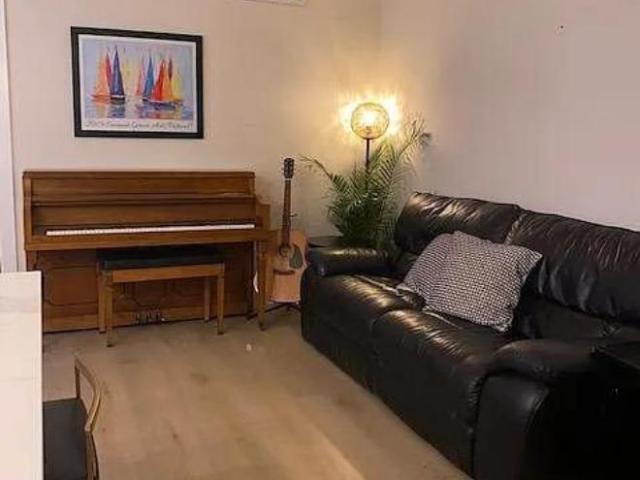 1 Br, 1 bath, Apartment 3245 Virginia St