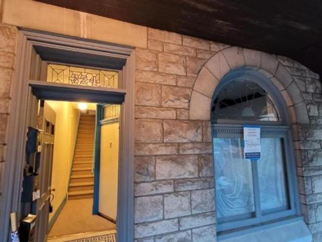 1 Br, 1 bath, Apartment 324 Spring St