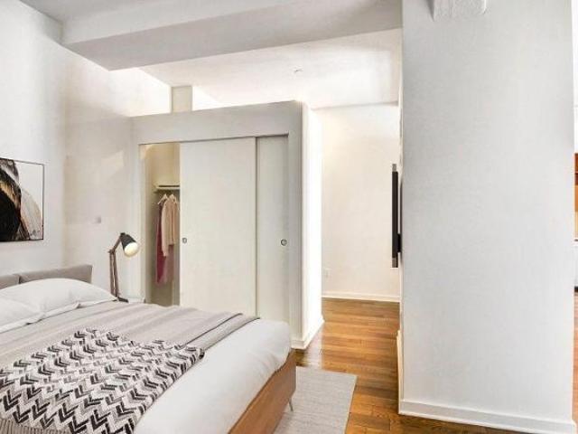 1 Br, 1 bath, Apartment 325 W 8th St
