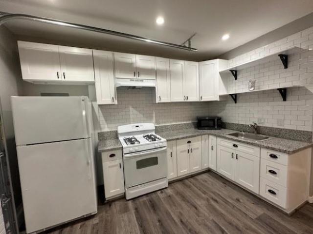 Studio, 1 bath, Apartment 3261 Cole Ave