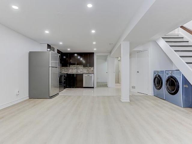 1 Br, 1 bath, Apartment 3271 Chokecherry Crescent