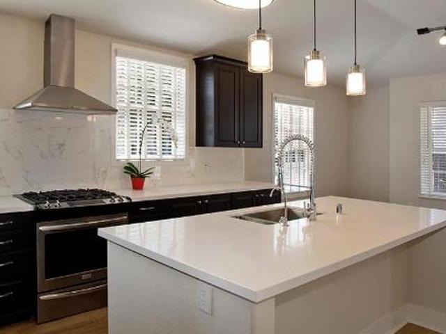 1 Br, 1 bath, Apartment 3288 5th Ave