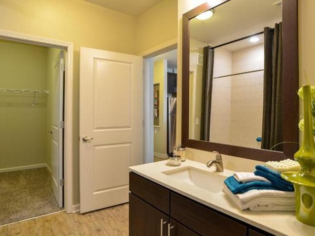 1 Br, 1 bath, Apartment 3201 Downwood Cir NW