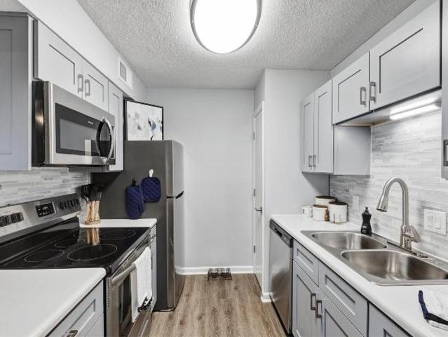 1 Br, 1 bath, Apartment 3205 E Olive Road