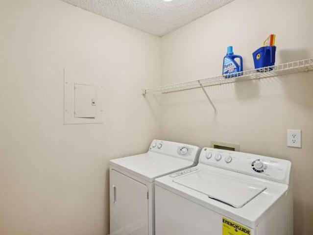1 Br, 1 bath, Apartment 3209 Westbury Lake Dr