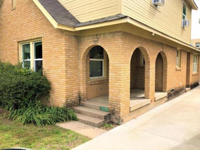 1 Br, 1 bath, Apartment 3219 Rogers Ave