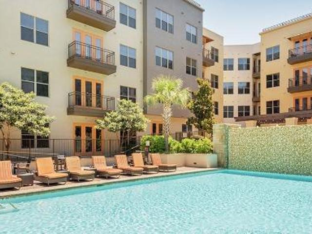 1 Br, 1 bath, Apartment 3223 Lemmon Ave