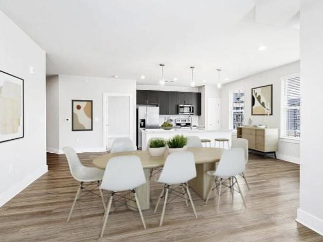1 Br, 1 bath, Apartment 3221 Glenhill Drive
