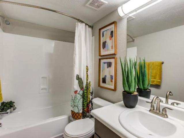 1 Br, 1 bath, Apartment 3225 E Baseline Rd