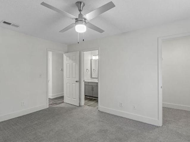 1 Br, 1 bath, Apartment 3230 Stream Side Rd