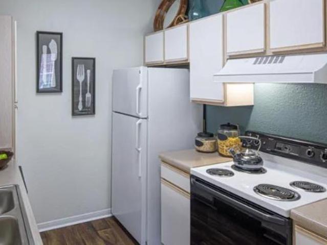 1 Br, 1 bath, Apartment 3300 Grove Crabtree Cres