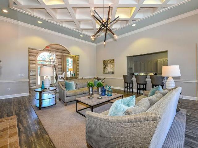 1 Br, 1 bath, Apartment 3305 Hutchinson Road