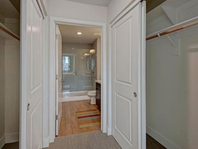 1 Br, 1 bath, Apartment 330 E Roosevelt St