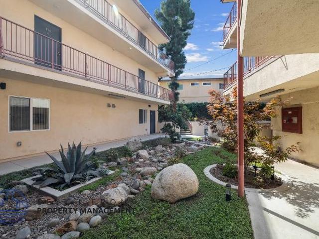 1 Br, 1 bath, Apartment 3320 Redondo Beach Blvd