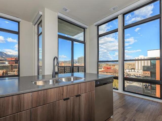 1 Br, 1 bath, Apartment 333 E Colorado Ave