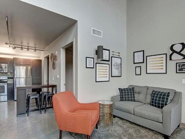 1 Br, 1 bath, Apartment 333 E McKinley St