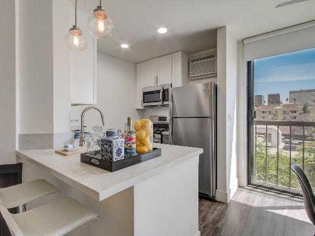 1 Br, 1 bath, Apartment 333 South Kingsley Drive
