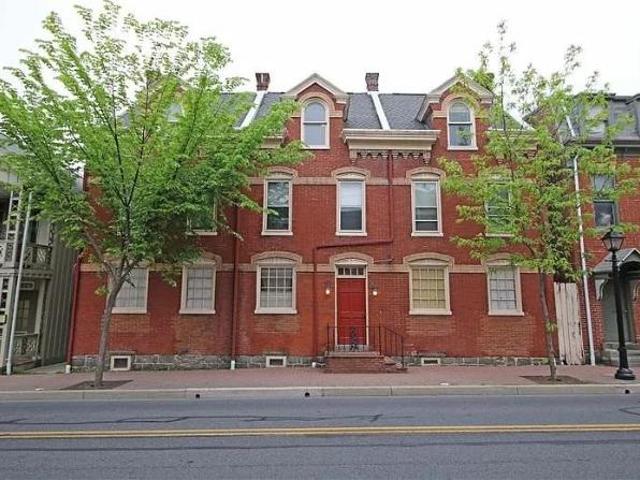 1 Br, 1 bath, Apartment 33 W Middle St