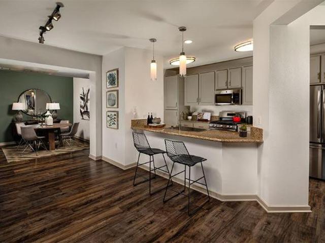 1 Br, 1 bath, Apartment 3455 Kearny Villa Road