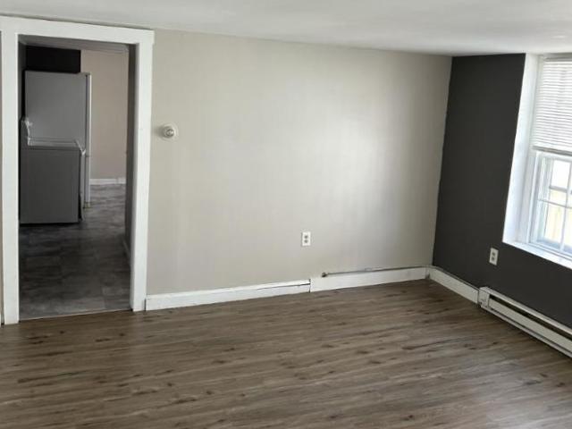 1 Br, 1 bath, Apartment 347 Main Street