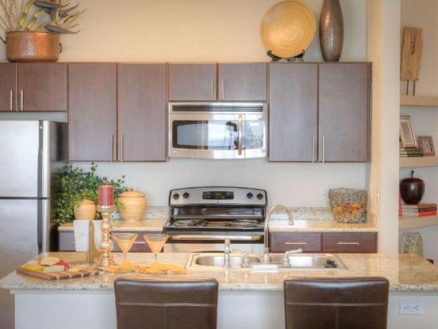 1 Br, 1 bath, Apartment 3400 S Platte River Dr