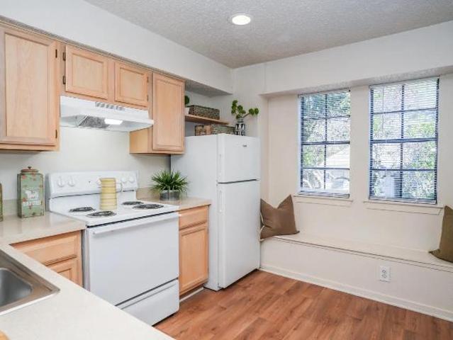 1 Br, 1 bath, Apartment 340 Arbor Dr