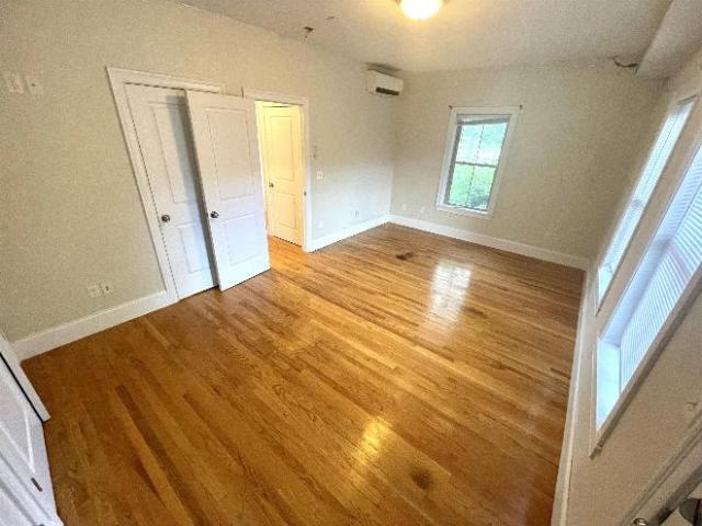 1 Br, 1 bath, Apartment 341 Gallivan Boulevard