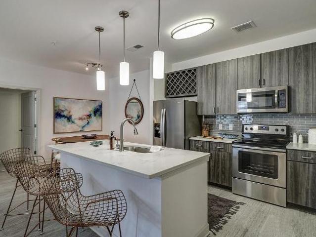 1 Br, 1 bath, Apartment 3420 Legacy Eagle Dr