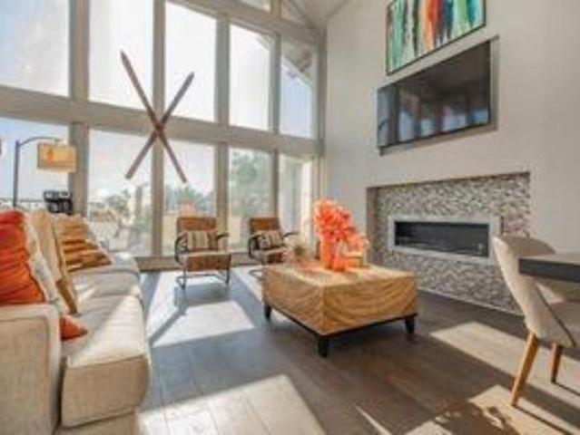 1 Br, 1 bath, Apartment 3424 Country Club Drive W