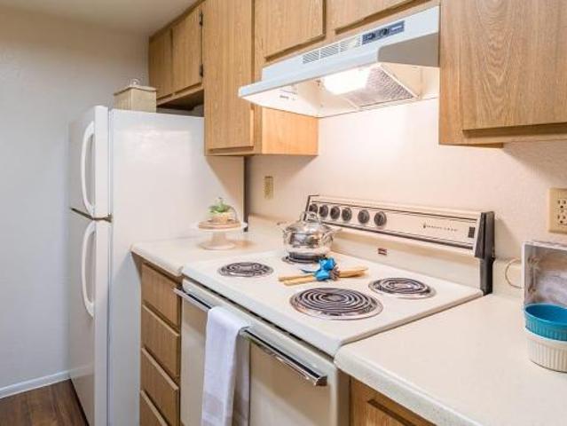 1 Br, 1 bath, Apartment 3500 W Orange Grove Rd