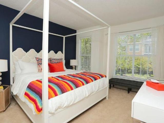 1 Br, 1 bath, Apartment 350 Perimeter Ctr N