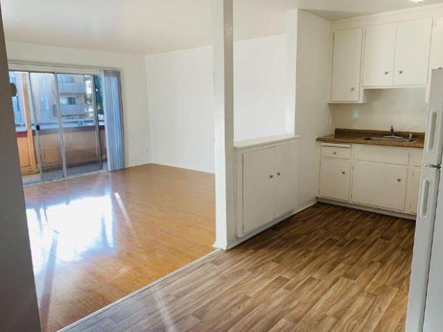 1 Br, 1 bath, Apartment 3536 Watt Ave