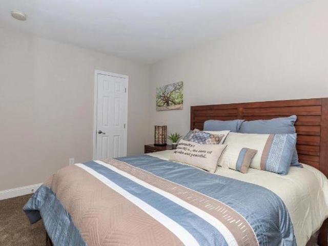 1 Br, 1 bath, Apartment 35 Crosscreek Dr