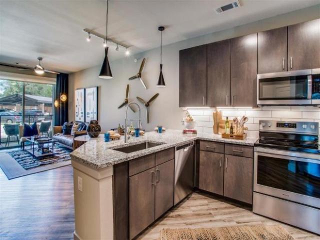 1 Br, 1 bath, Apartment 3651 Prairie Waters Dr