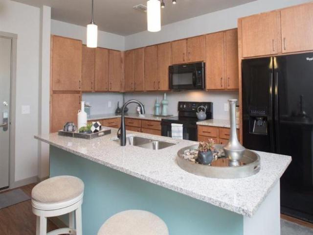 1 Br, 1 bath, Apartment 3600 Windhaven Parkway