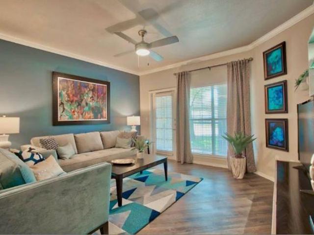 1 Br, 1 bath, Apartment 3620 Huffines Boulevard