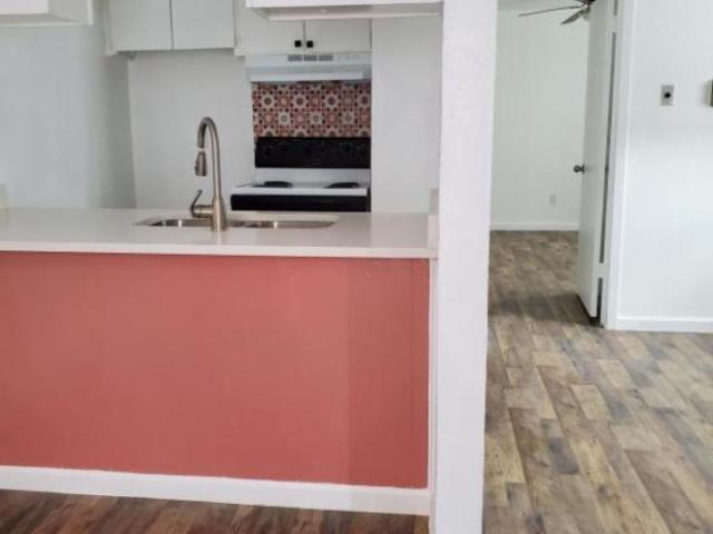 1 Br, 1 bath, Apartment 3635 Bolivar Dr