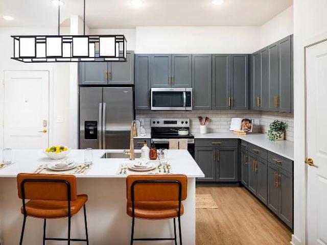 1 Br, 1 bath, Apartment 3753 Austell Rd SW