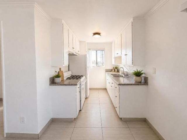1 Br, 1 bath, Apartment 3760 Dufresne Ct