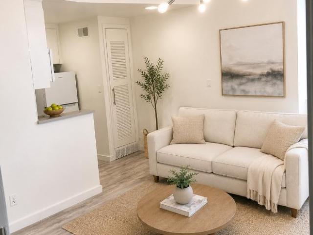 1 Br, 1 bath, Apartment 3701 Butler Street