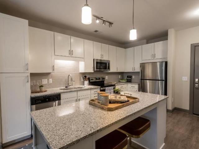 1 Br, 1 bath, Apartment 3710 Exchange Glenwood Place
