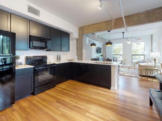 1 Br, 1 bath, Apartment 3721 North Hall Street