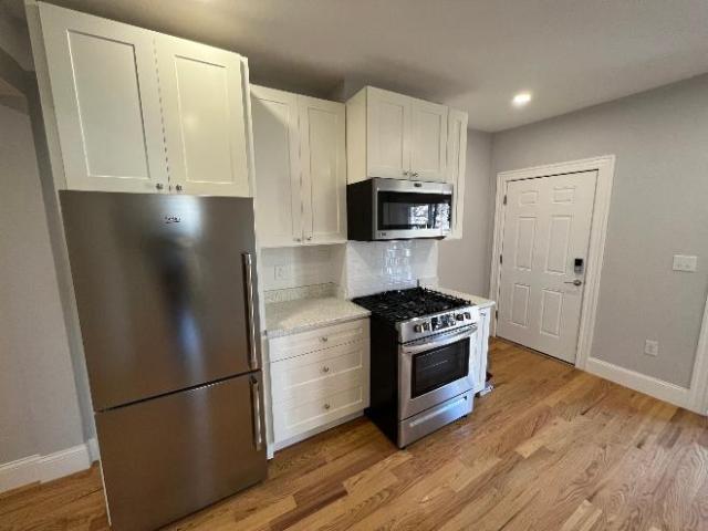 1 Br, 1 bath, Apartment 372 Oxford Street