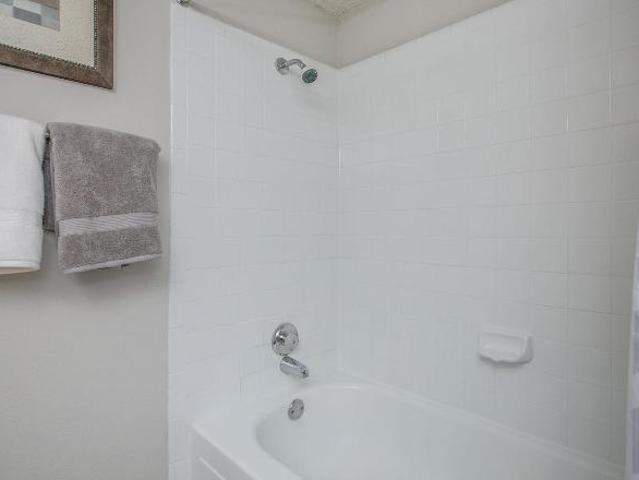 1 Br, 1 bath, Apartment 3737 Timberglen Road
