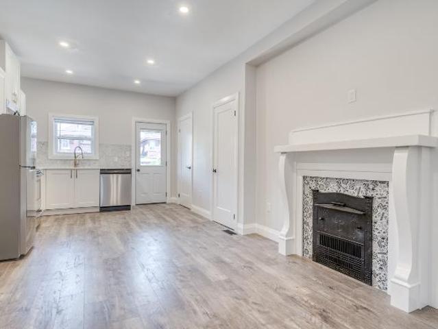 1 Br, 1 bath, Apartment 37 Garfield Avenue North